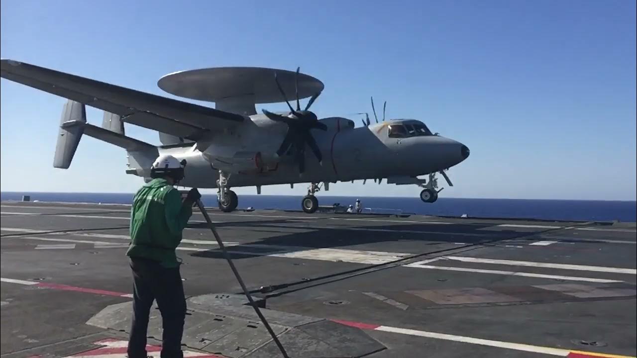 Appontage E2-C Hawkeye slow motion - Charles de Gaulle - YouTube