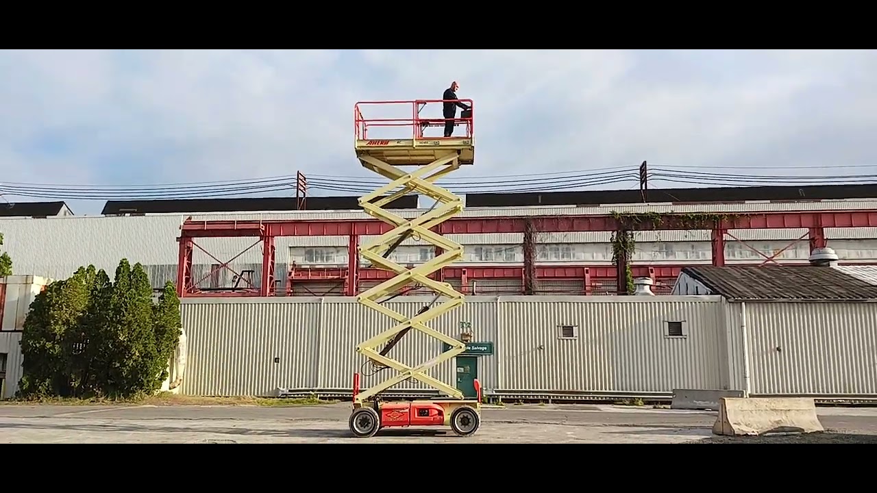 2014 JLG 4069LE 40ft Scissor Man Aerial Boom Lift (869) - YouTube