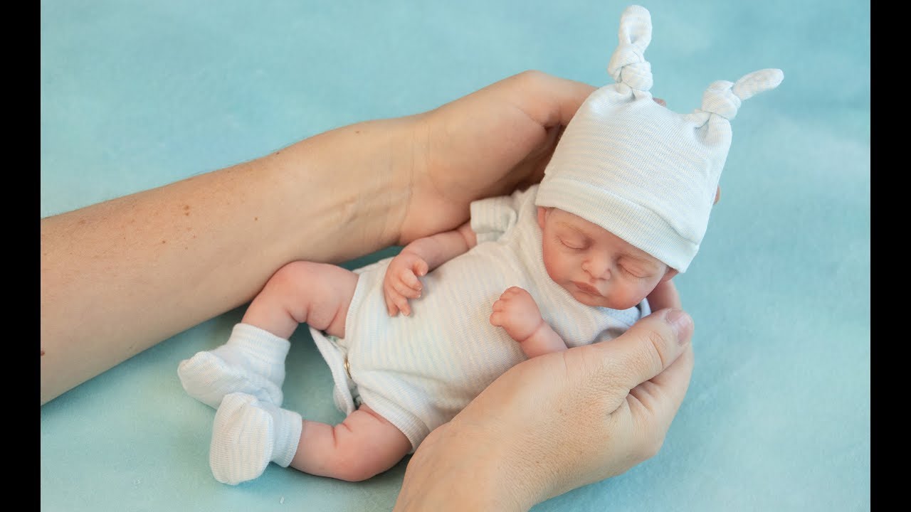 Miniature Silicone Reborn Baby Tobin - YouTube