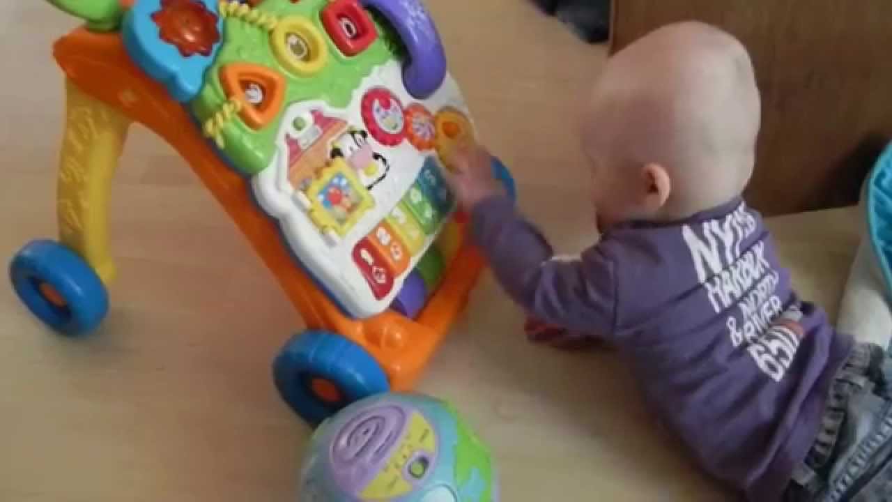 Spelen met de Vtech loopwagen / Playing with the Vtech stroller - YouTube