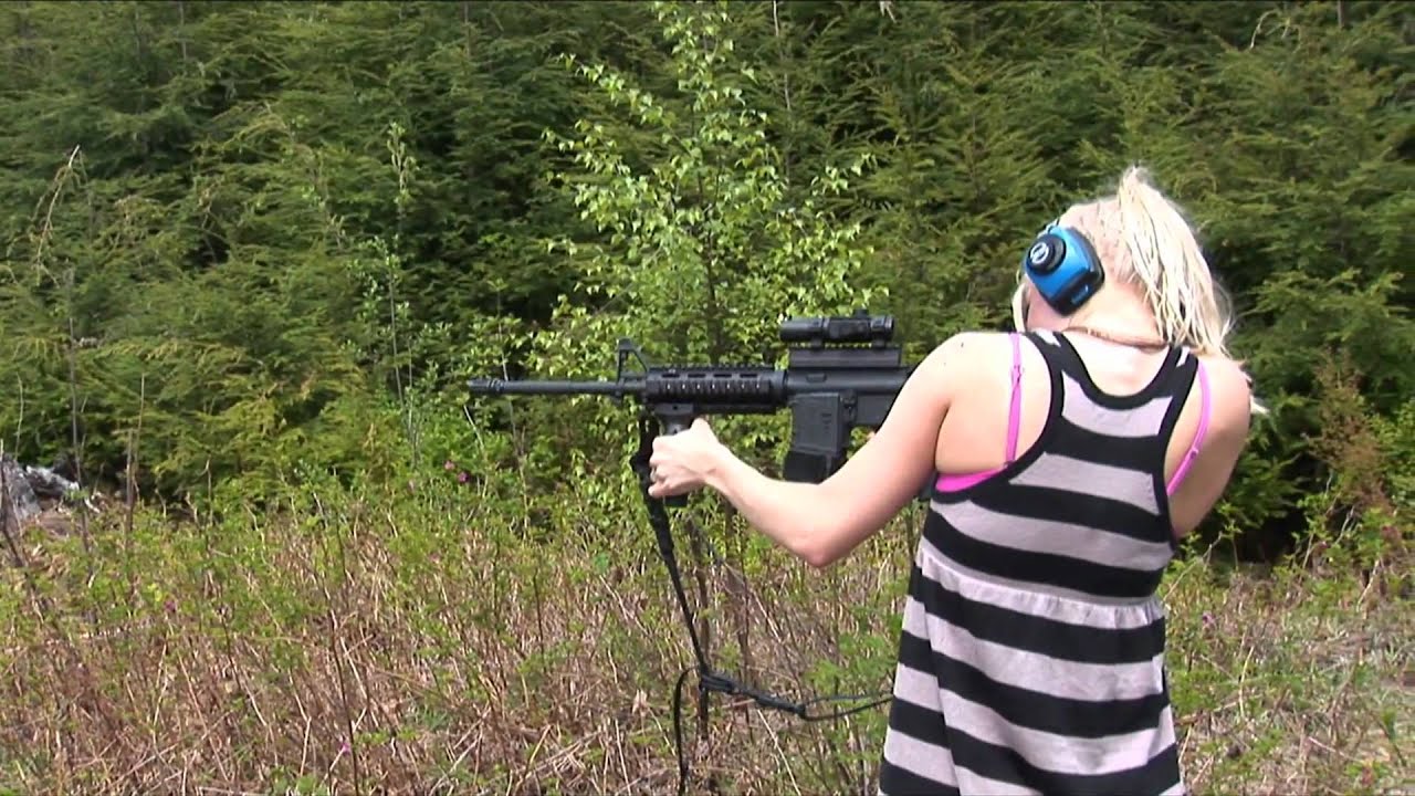 hot girl shooting ar-15 - YouTube