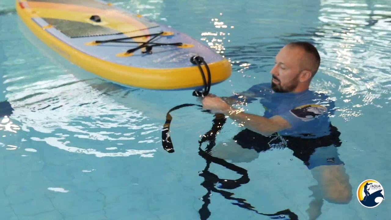 PADDLE BOARD WORKOUT IN POOL - YouTube