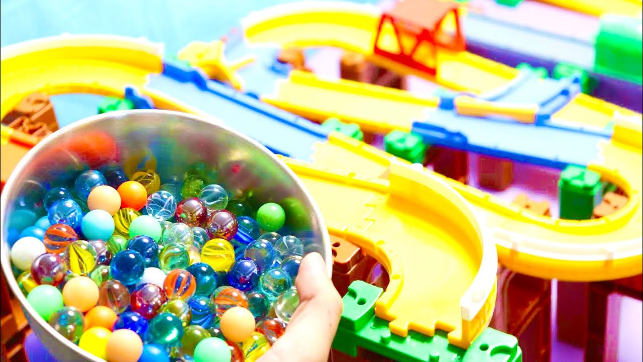 Marble Run ☆ Adult man playing with a marble rolling toy Race ASMR ...