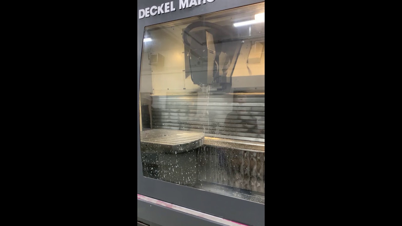 Deckel Maho 800 C - Bearbeitungszentrum Universal - YouTube