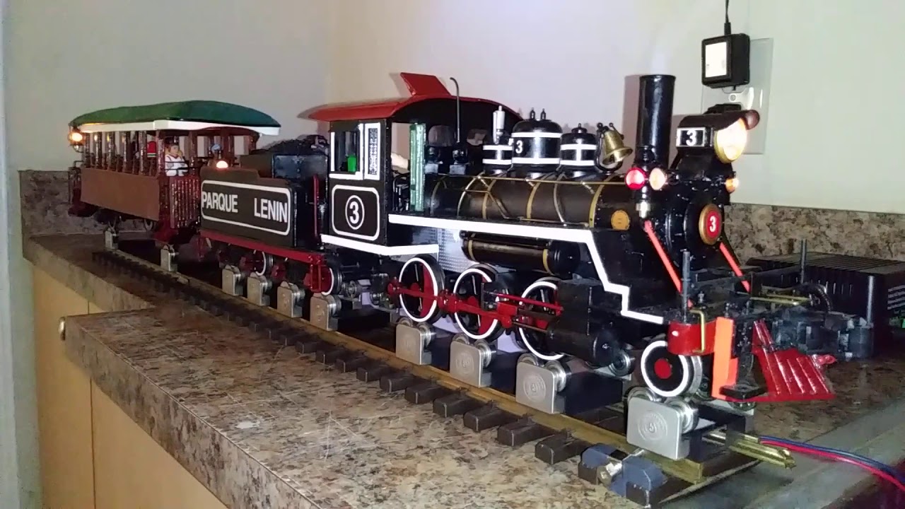 TTH G scale Custom Train with SoundTraxx TSU-4400 DSD. - YouTube