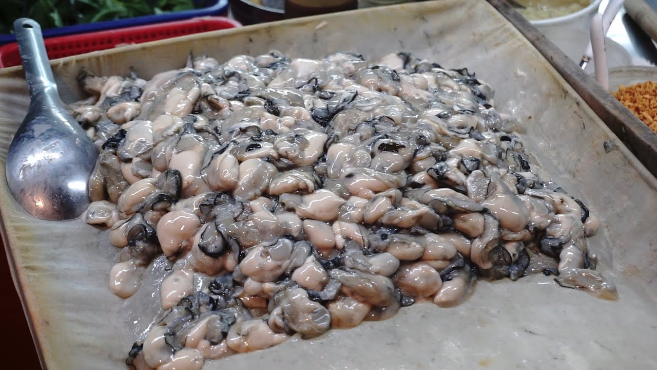 Monga Night Market - Taiwanese Street Food - YouTube