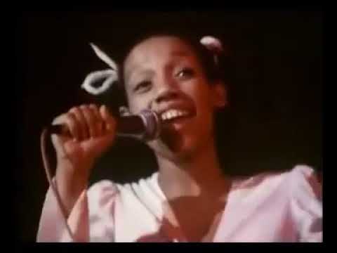 Sister Sledge - Who Is She And What Is She To You (Live In London)