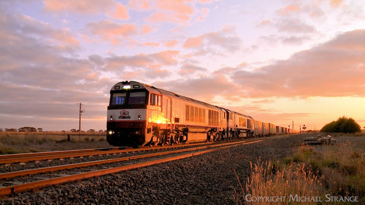 7922V SCT / SBR Dooen Container Train At Sunset With CSR010 CSR004 (18 ...