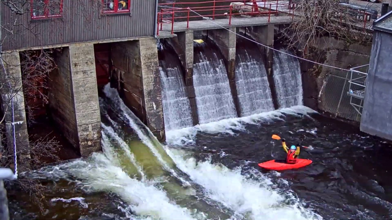 GPS-tracking and auto-recording: White water rafting - YouTube