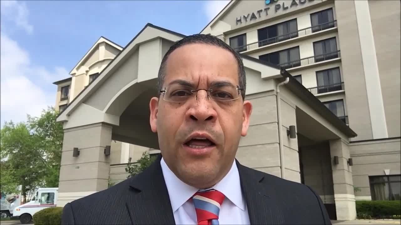 Rafael Sanchez 1-on-1 interview with Bernie Sanders - YouTube