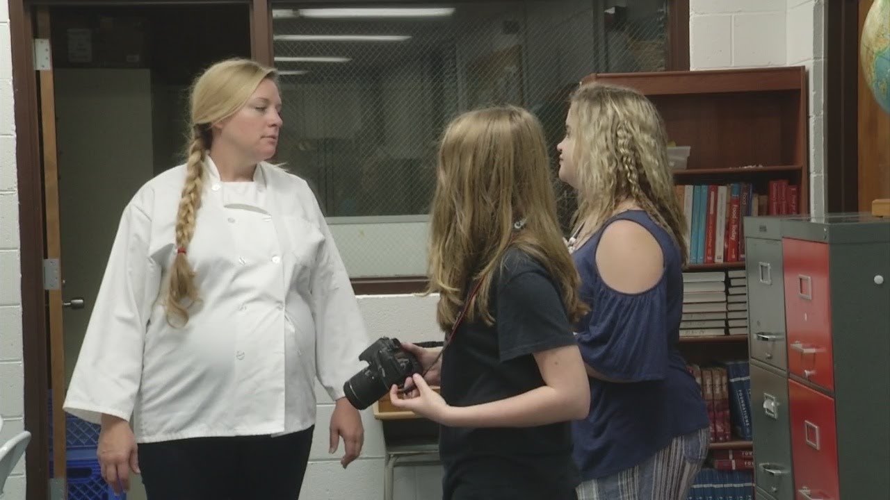 Rachelle Shurtz is Educator of the Week - YouTube