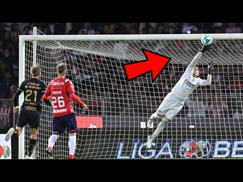 Top 35 Atajadas Imposibles de la Liga MX - YouTube