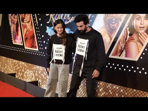 Alia Bhatt With Husband Ranbir Kapoor Grand Entry At Special Screening of Rocky Aur Rani | Alia Bhat
