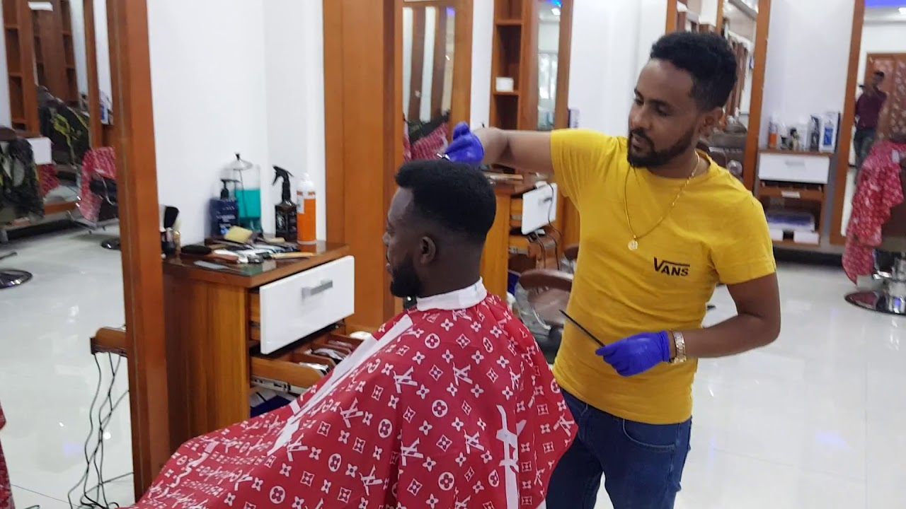 Ethiopiawi Asge @ Adolis Barber shop አስጌ አዶሊስ ፀጉር ቤት - YouTube