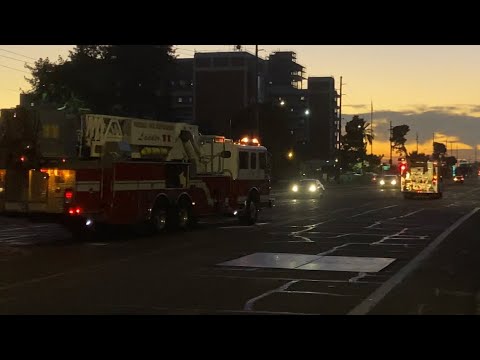 *FULL HOUSE RESPONSE* Engine 11, Ladder 11, and Rescue 11 [station 11 ...
