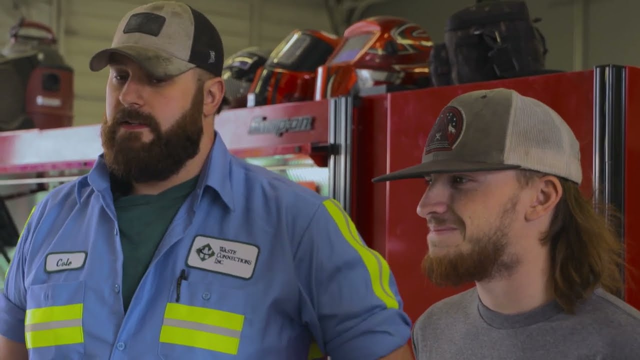 A Day in the Life of a Waste Connections Mechanic - YouTube