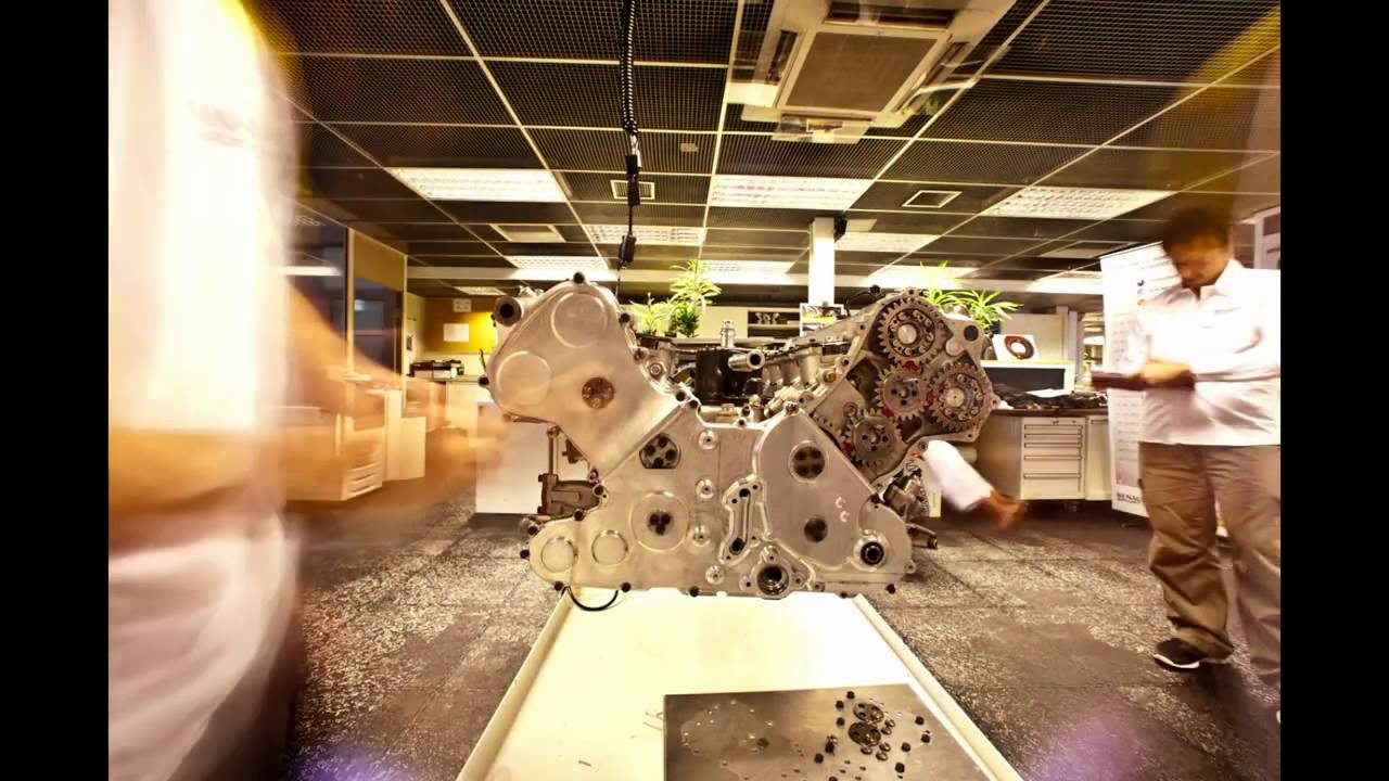 Exclusive Renault F1 engine build - YouTube