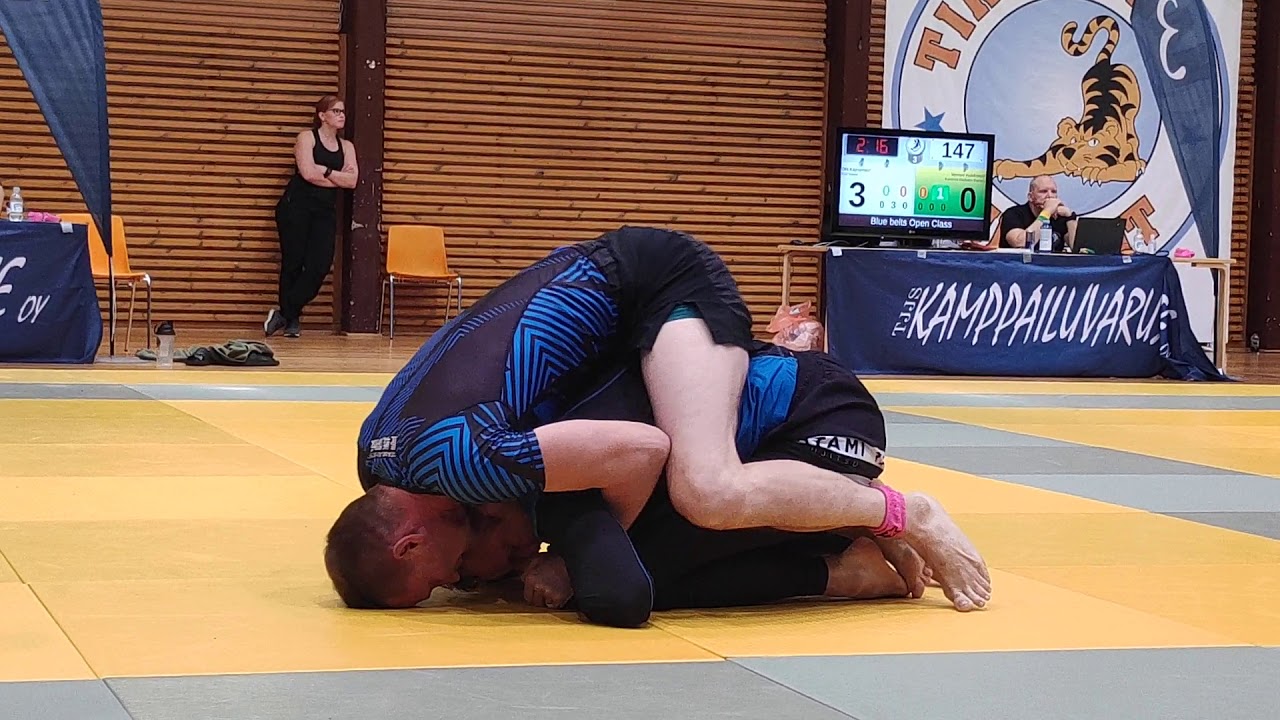 BJJ Finnish Open Taavi Liias vs Kasperi Elomaa, Open weight - YouTube