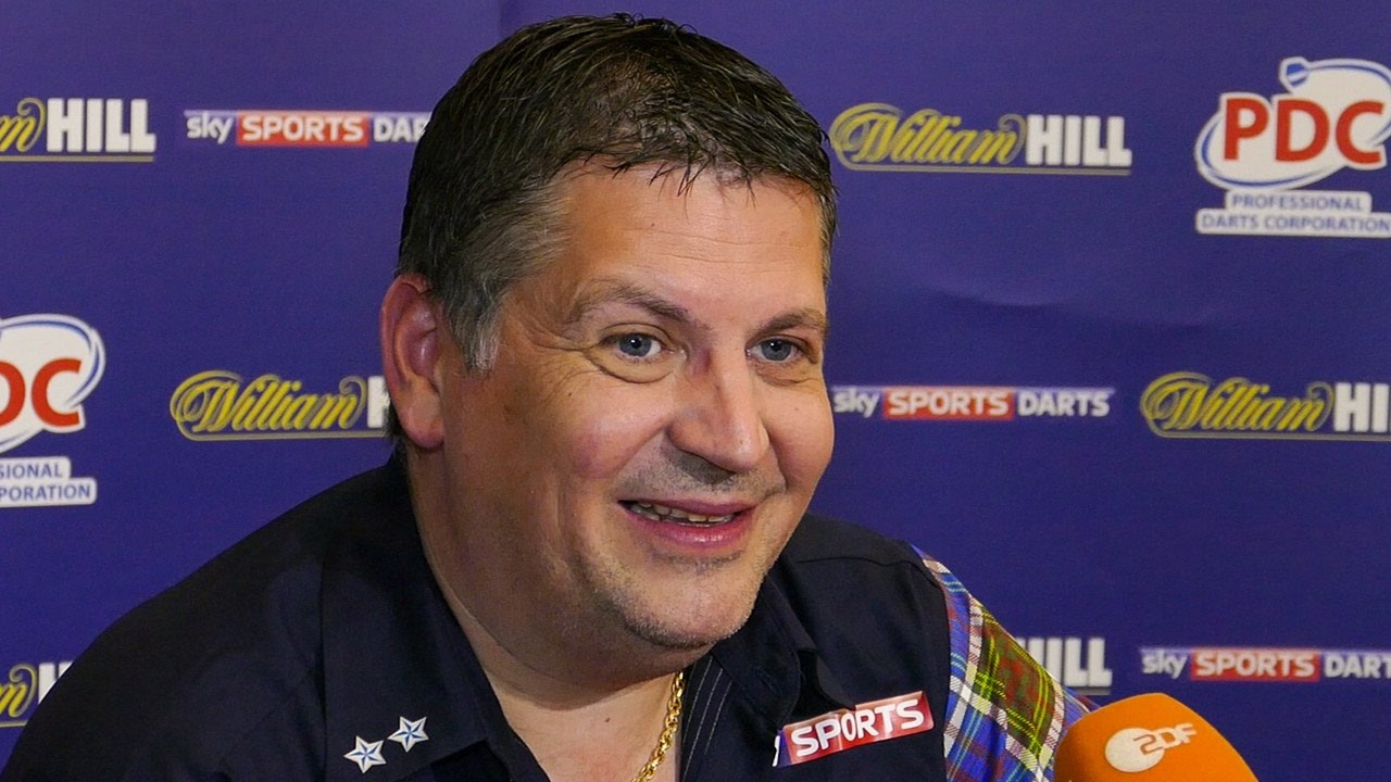 2x World Champion, Gary Anderson through to the second round. - YouTube