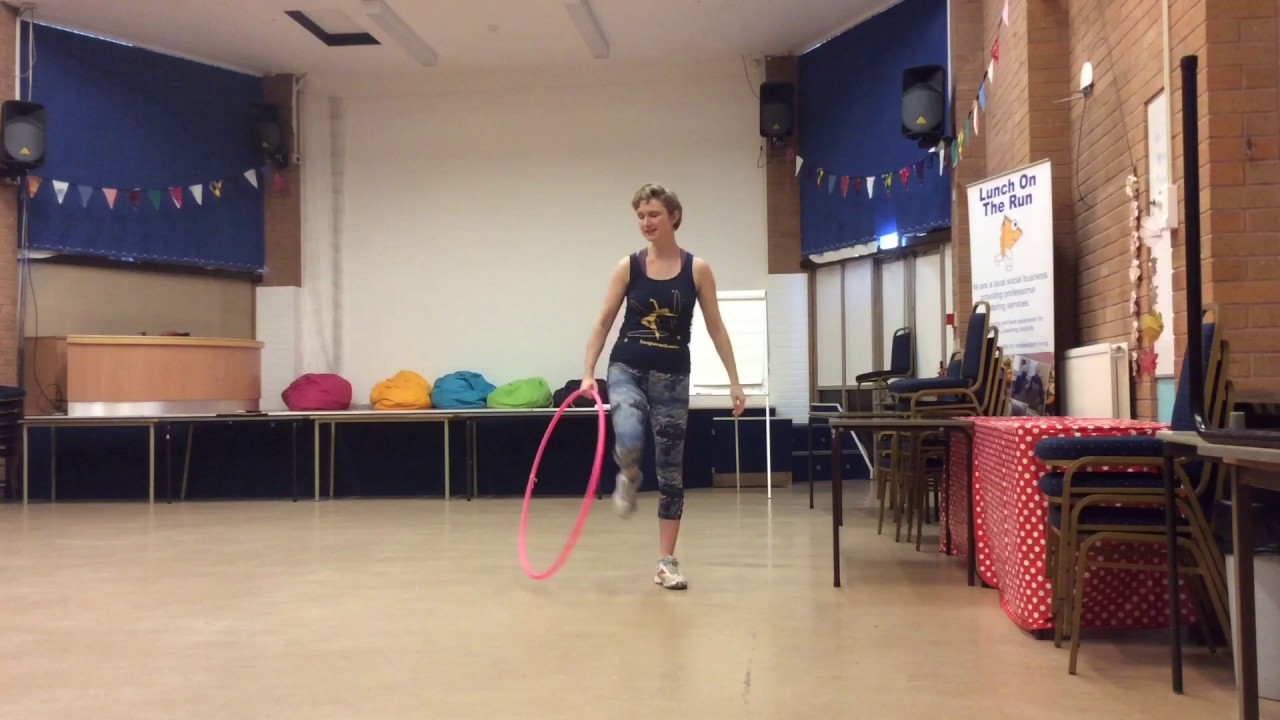 Beginners hula hoop tutorial for the circus start - YouTube