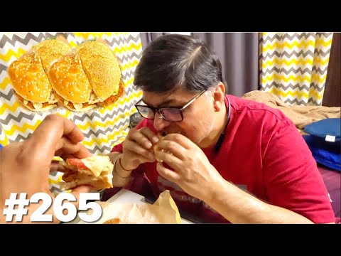 Raat ke 1 bje Papa ne kari Burger Party 😋 - YouTube