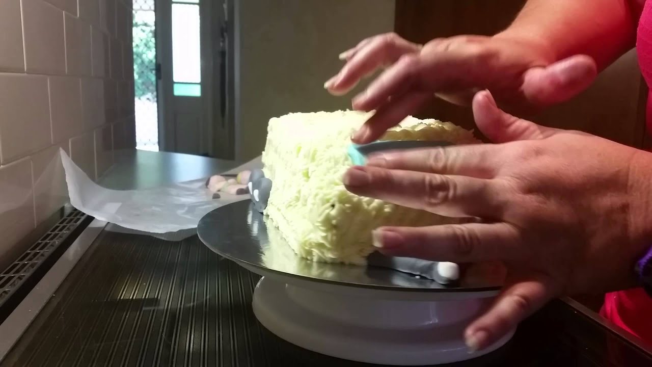 Basic DIY Cake Decor : Caravan cake - YouTube