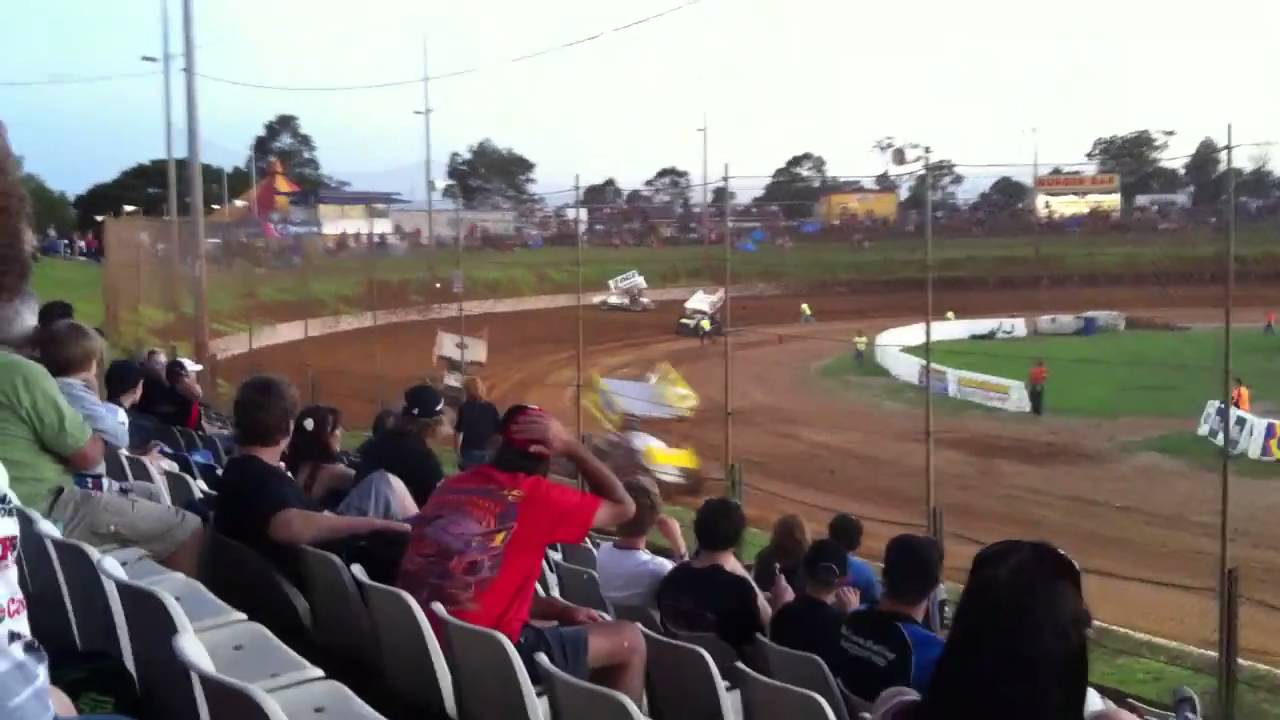 Craig Stevenson tire into crowd BIS Brisbane speedway - YouTube