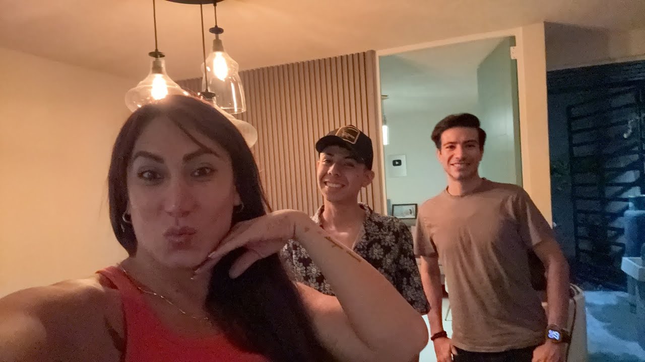 Ya volvimos y no nos vamos - YouTube
