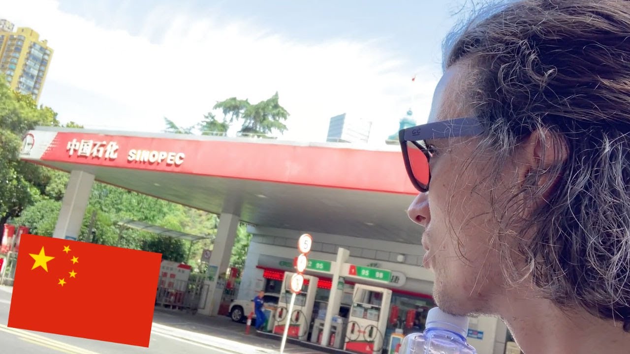 Australian goes to the servo in China - YouTube
