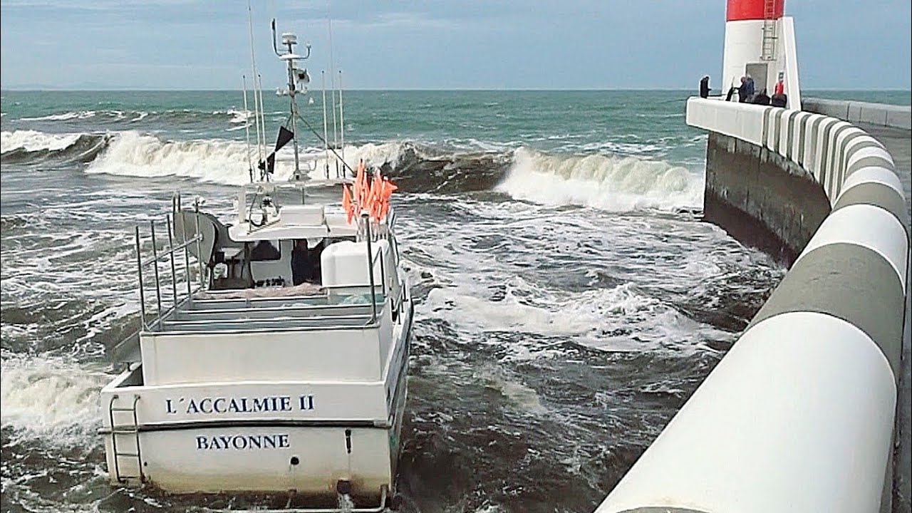 📛 DANGER ‼️GROSSES DÉFERLANTES‼️ L'OCÉAN EST DÉCHAÎNÉ À CAPBRETON ...