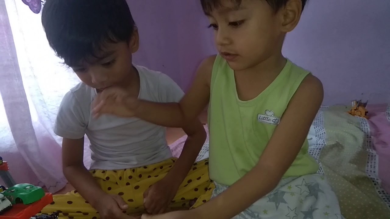 Garage Hot wheels with Arkan #garagehotwheels#mobilanak#mainananak ...