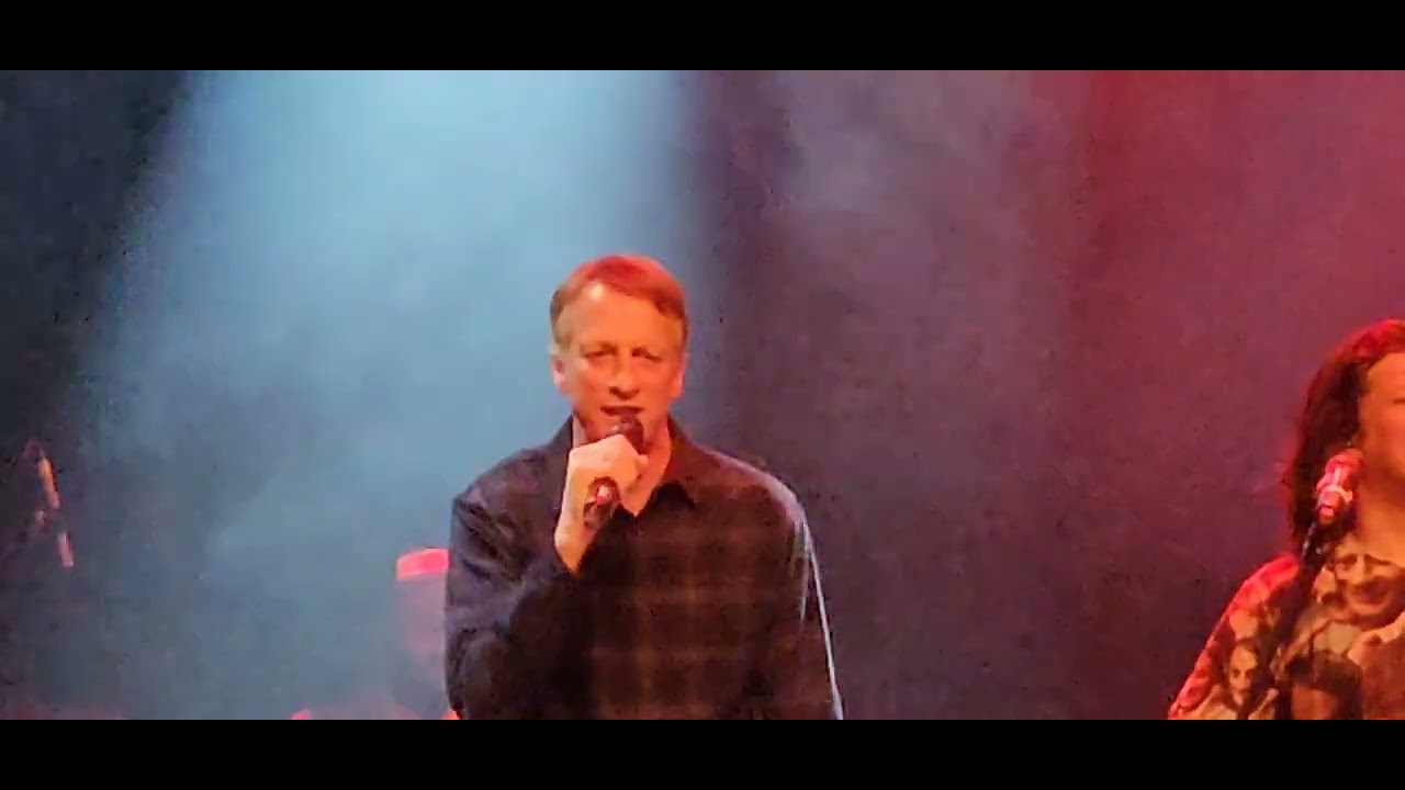 Tony Hawk singing Goldfinger - Superman Melbourne 22/01/24 - YouTube