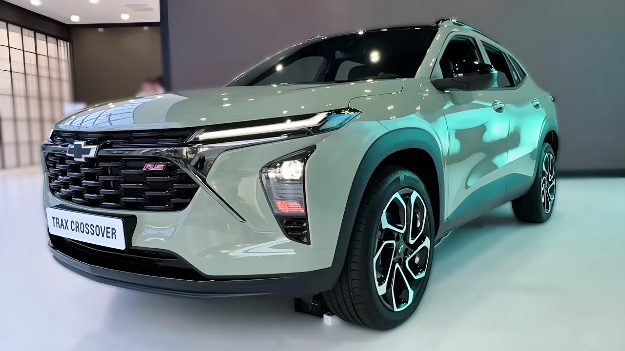 NEW CHEVROLET TRAX CROSSOVER COMPACT SPORTY SUV | Review Interior ...