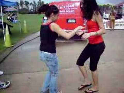 Girls Dancing - YouTube
