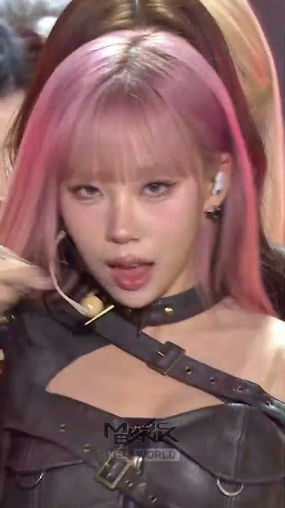 ON MY BIKE - PURPLE KISS #ON_MY_BIKE #PURPLE KISS #パープルキス #퍼플키스 #Shorts #MusicBank | KBS WORLD ...