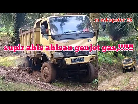 supir truk abis abisan genjot gas di jalan berlumpur 🇮🇩💯