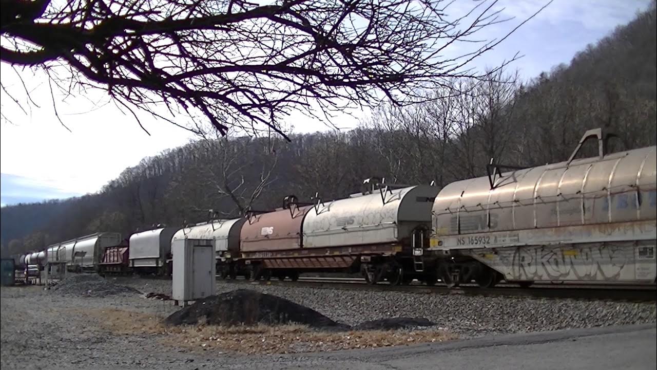 Dash 9 Power Leads NS 16T - YouTube