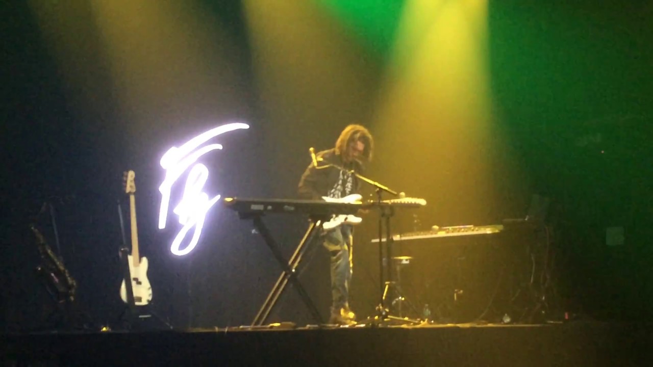 FKJ | "Lying Together" | Live at Webster Hall - YouTube