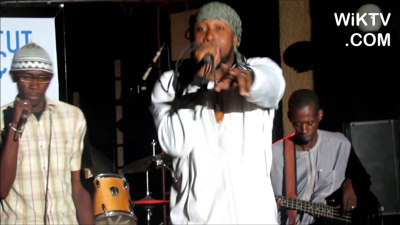 Doosey : "Wake up", une chanson qui célèbre le culte du travail - YouTube