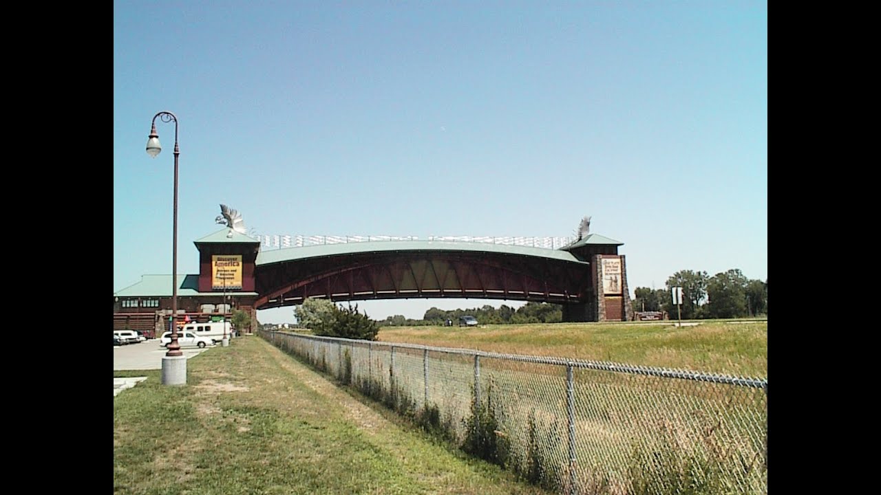 Great Platte River Road Archway Monument - YouTube