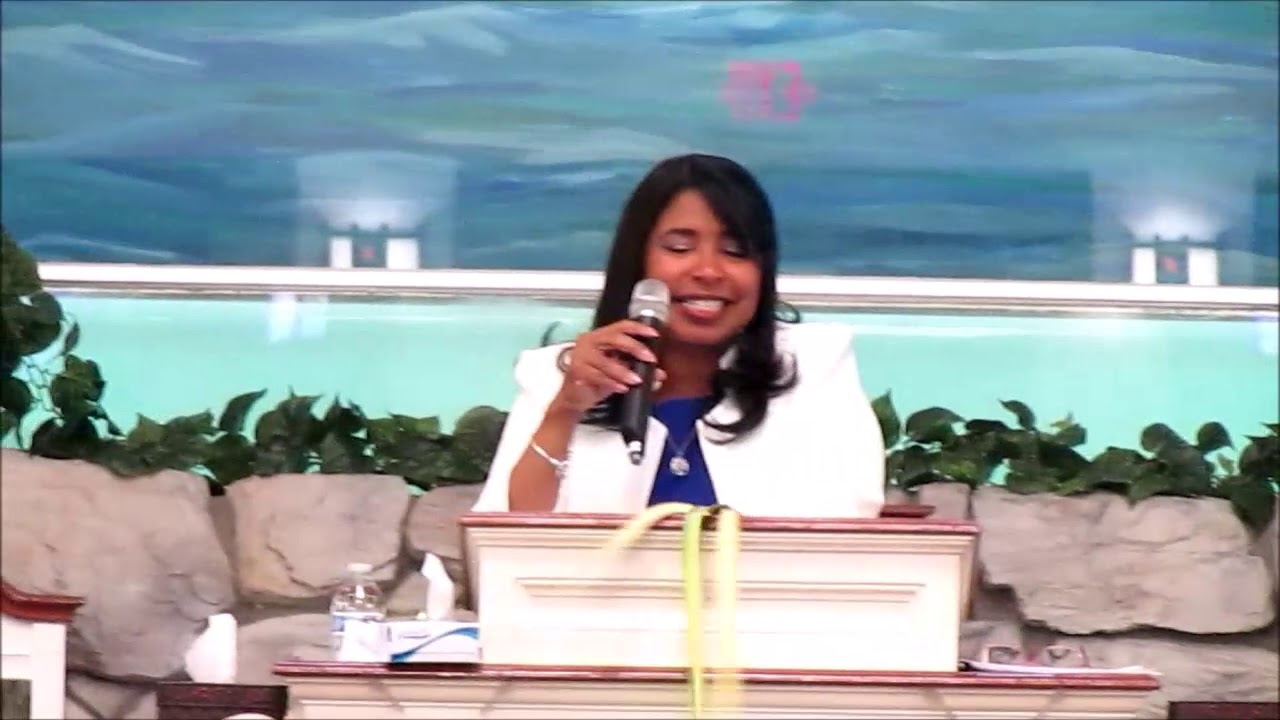 Spanish Christian Church, Lic. Madeline Martinez, Pastora - YouTube
