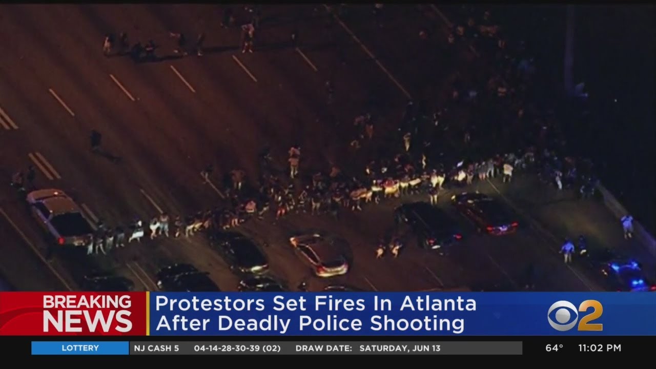 Protesters Set Fires In Atlanta After Deadly Police Shooting - YouTube