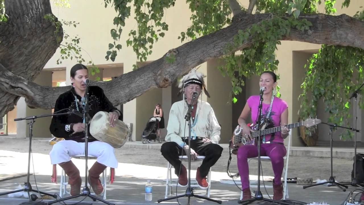 Sihasin at ¡Globalquerque! (Clip 1) - YouTube