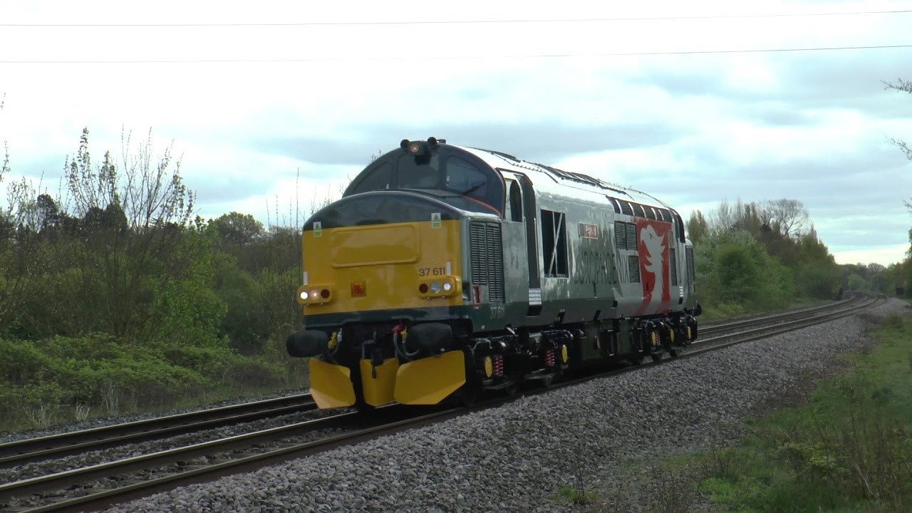 "37611 Pegasus" in Europhoenix Livery + two other locos. 15/04/17 - YouTube