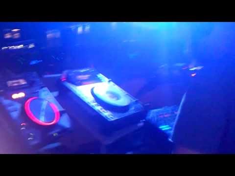 MIKE EN OH! VALENCIA DE FIESTA EN CABINA DJ JEAN RAY Y DANI WALLACE TRIBUTO TOMORROWLAND 25.01.14
