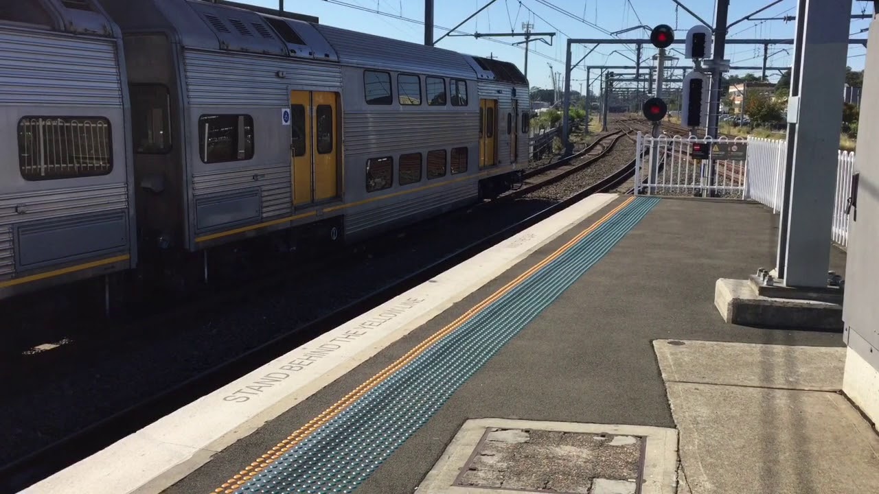 Sydney trains at Sydenham station (18/05/2018) - YouTube