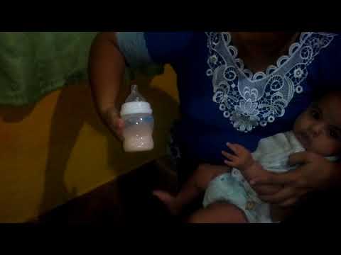 Miguel ganhou mamadeira de sua mãe mais ele nao pego