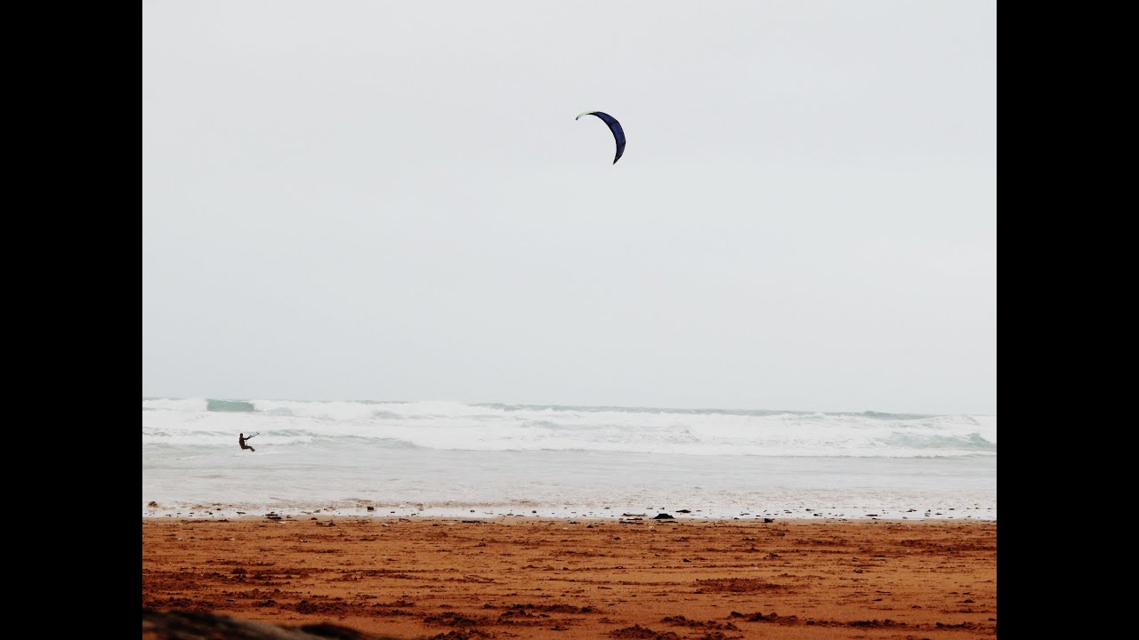 Surfing with my broken leg Vlog - YouTube