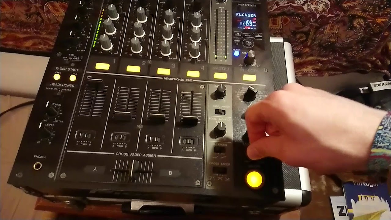 Pioneer DJM-700-K - YouTube