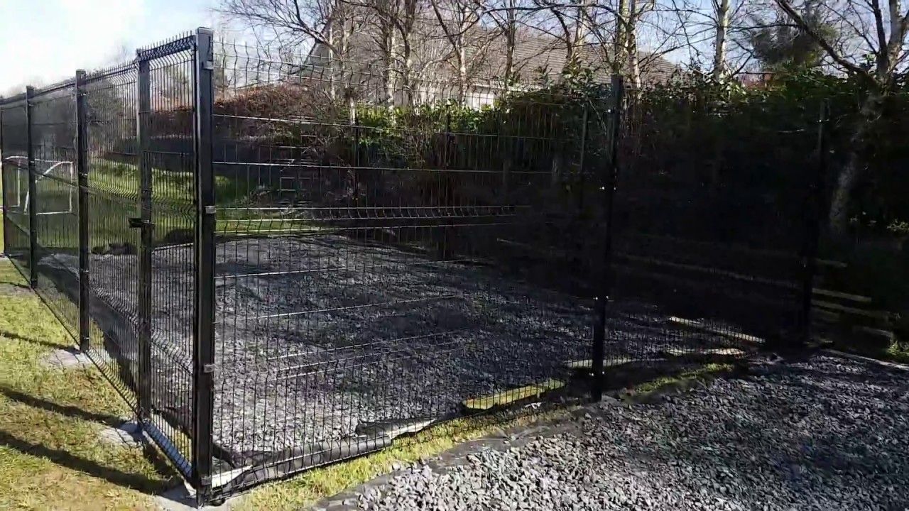 2m high dog run. 7.5 x 5 m. Latch lock gate. - YouTube